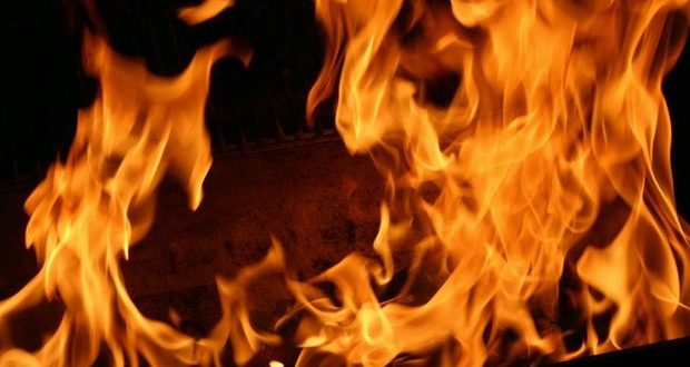 Cara Membuat Efek Api di Photoshop pada Tulisan | Info Menarik